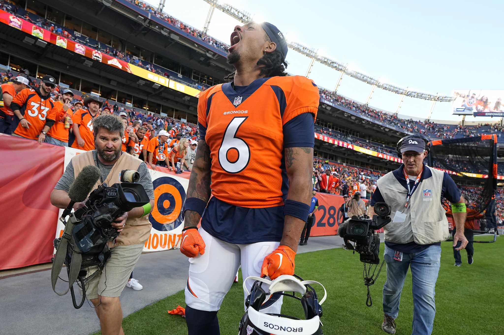 Beaumont native P.J. Locke wins 'courage award' from Denver Broncos