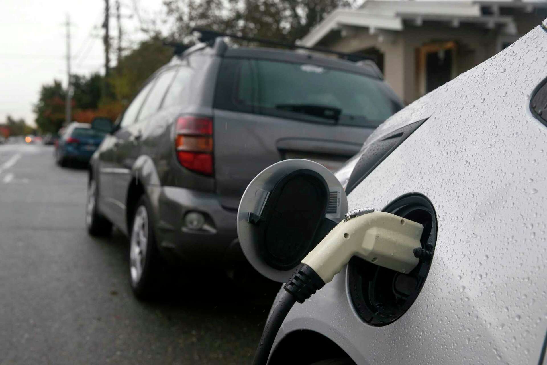 SF unveils first curbside chargers for electric vehicles