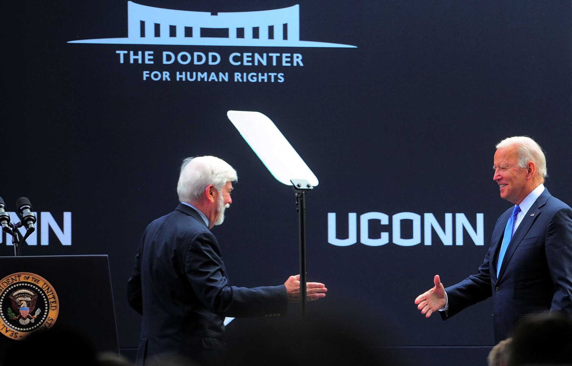 Chris Dodd awarded Presidential Citizens Medal by President Biden