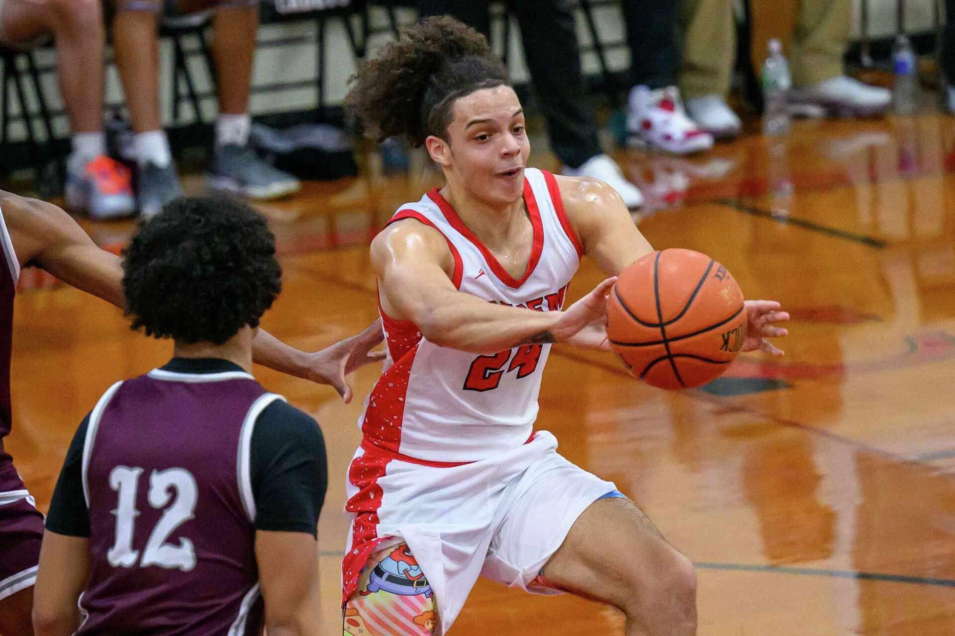 Albany Academy boys' basketball defeats St. Joseph's Collegiate