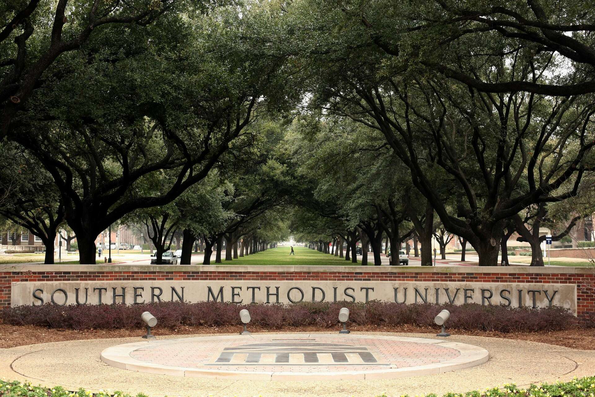 Why does SMU want to split from the United Methodist Church?