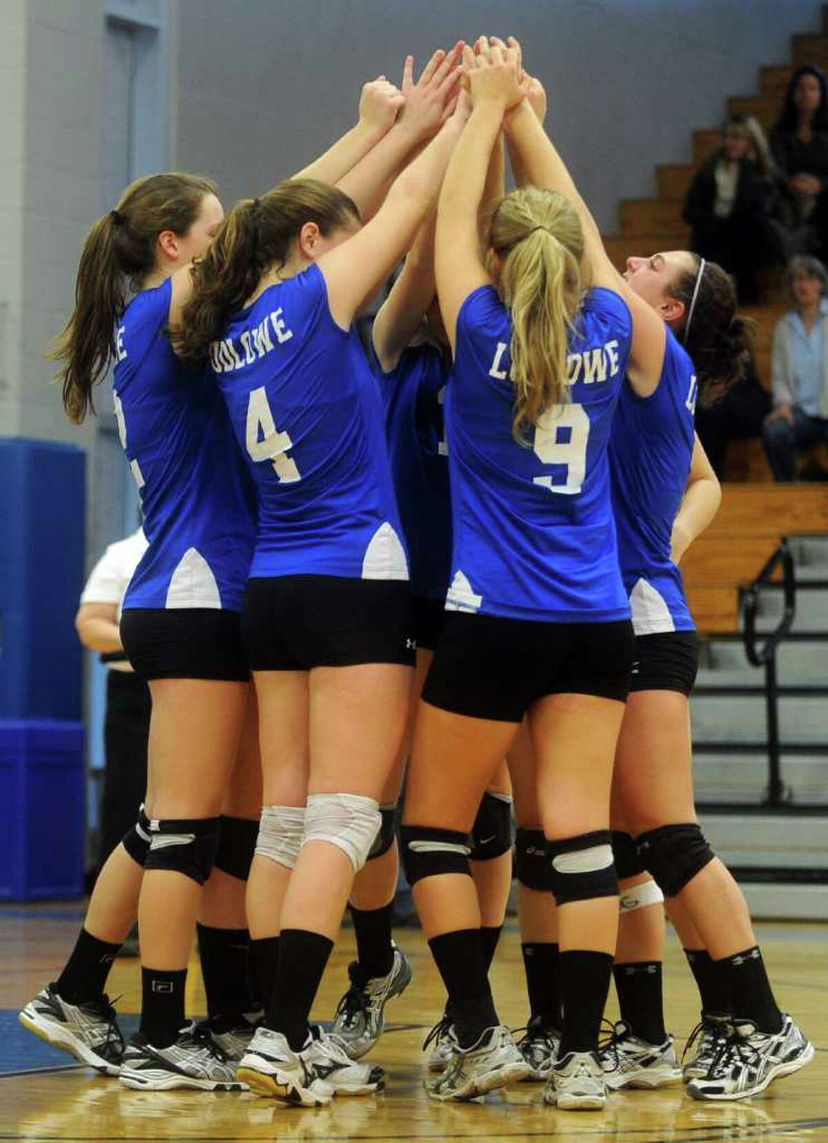 Darien sweeps Ludlowe for 10th straight FCIAC volleyball title