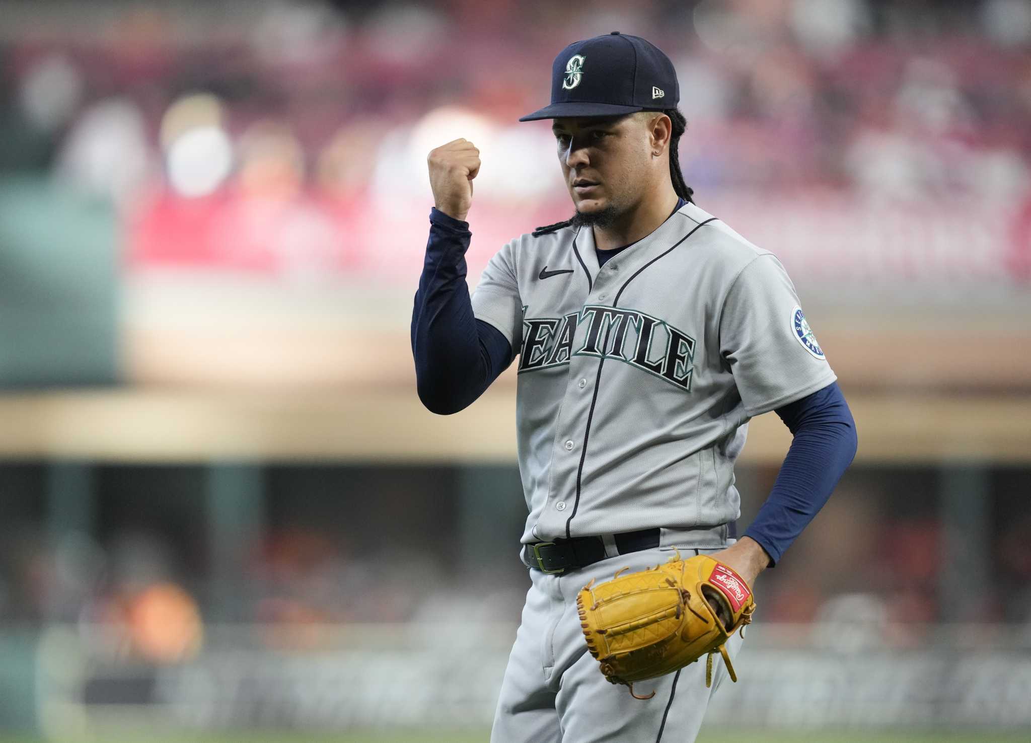 Will Giants’ Buster Posey swing trades to get pitching, hitting help?