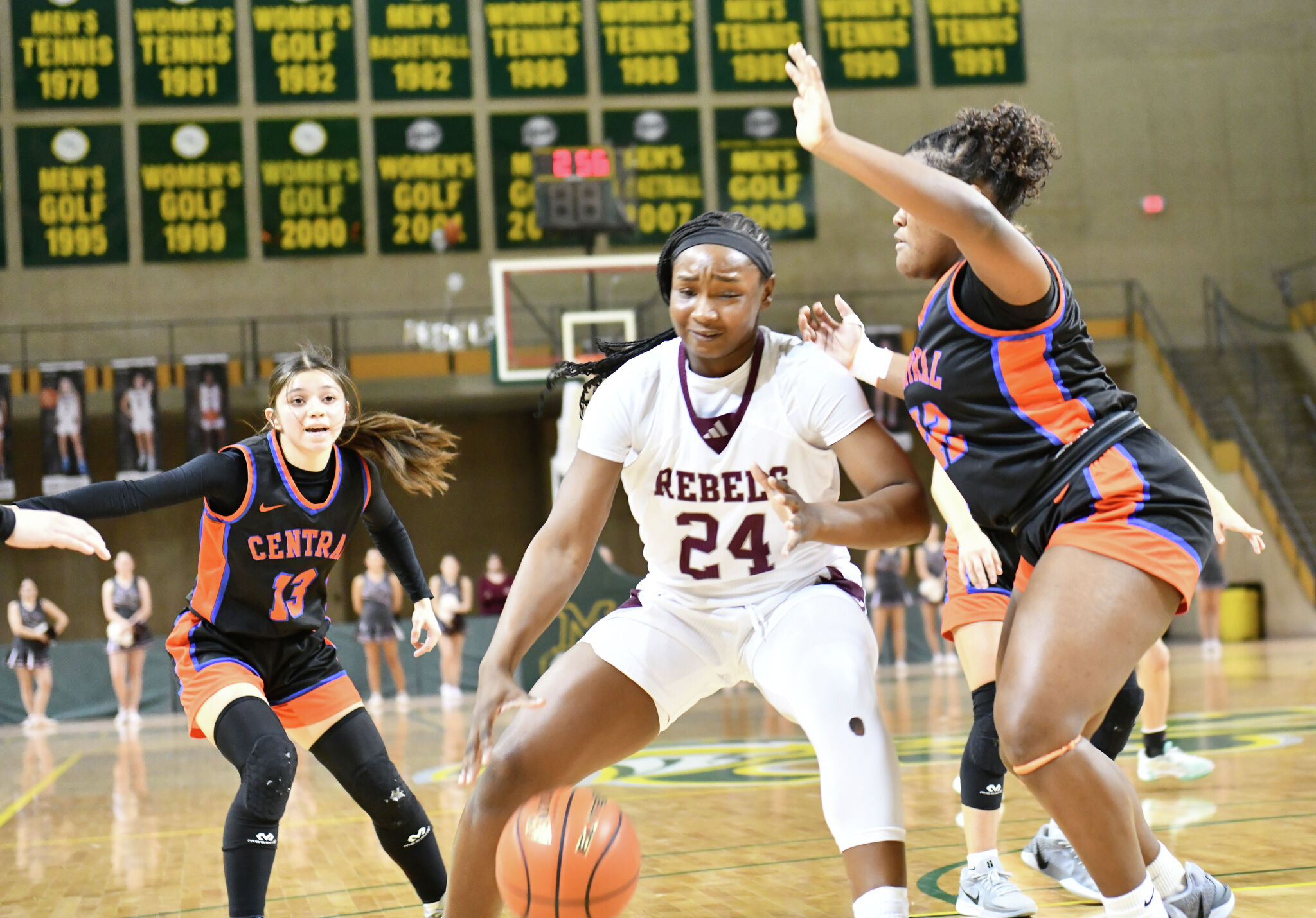 Legacy's Aniyah Mayberry, Jaelyn Norman earn 2-6A superlatives