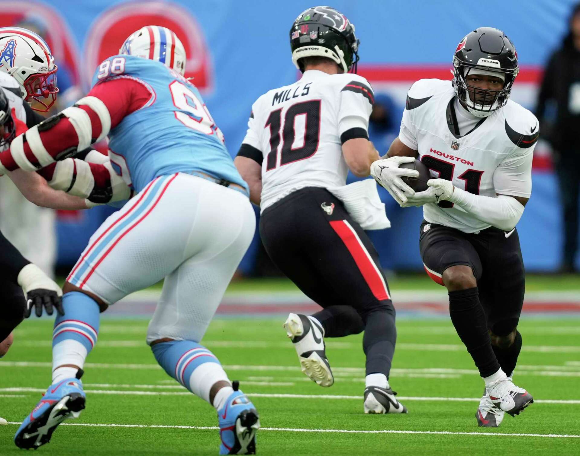 Houston Texans top Tennessee Titans 23-14 in regular-season finale