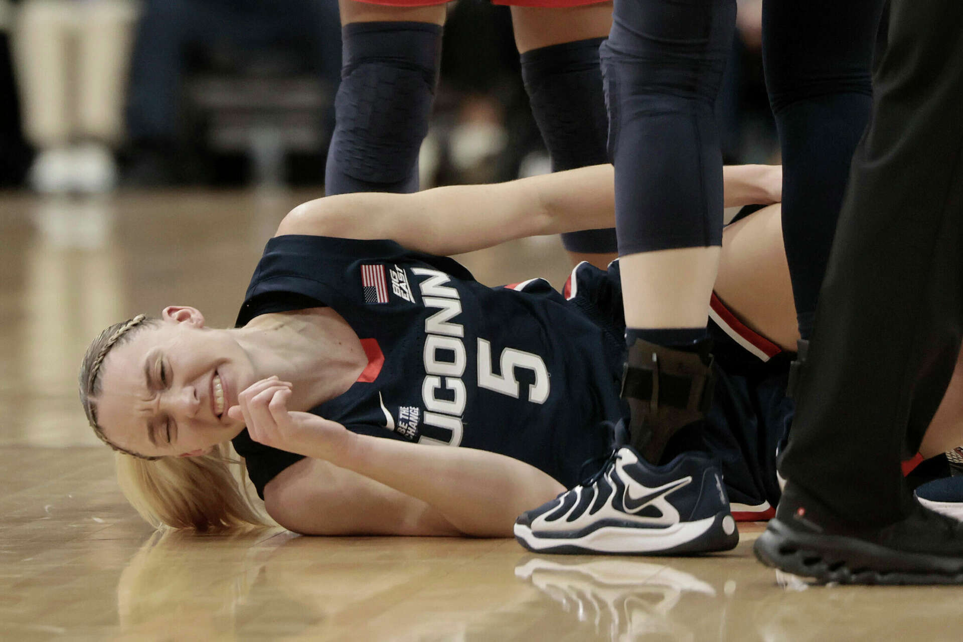 How UConn women's basketball fans reacted to Paige Bueckers' injury