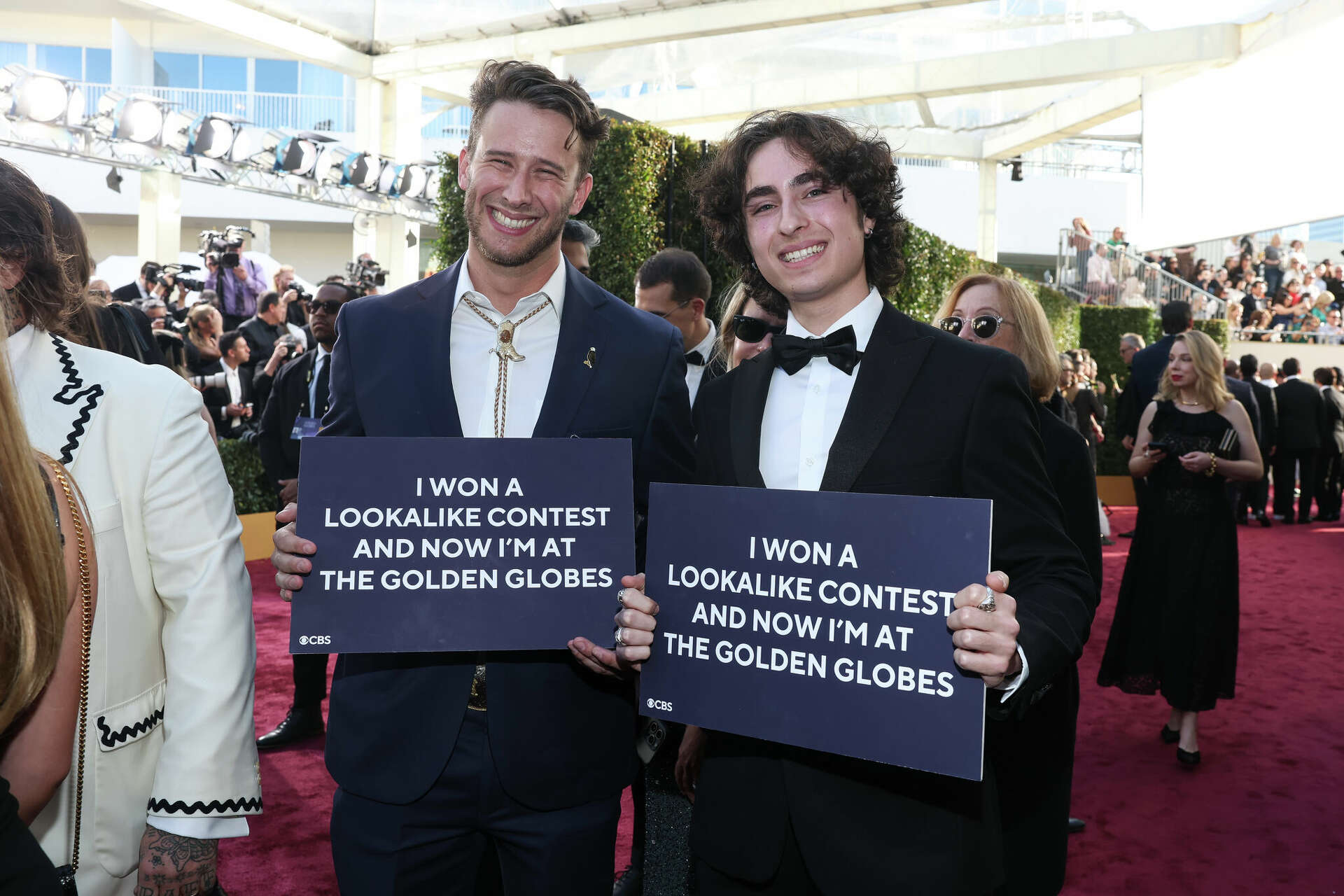 Glen Powell meets Austin look-alike at Golden Globe Awards