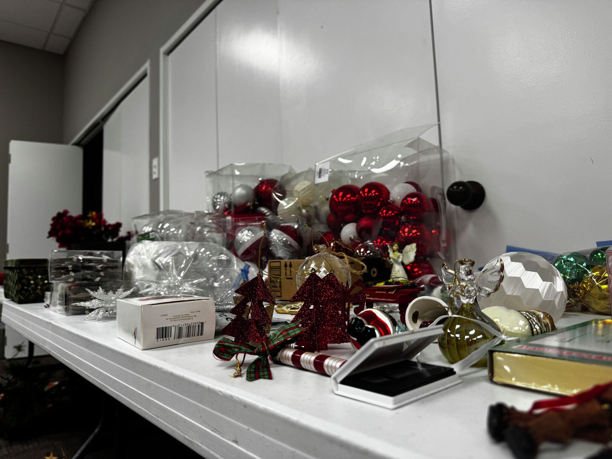 Hebert Public Library to host 'Holiday Decor Rescue'