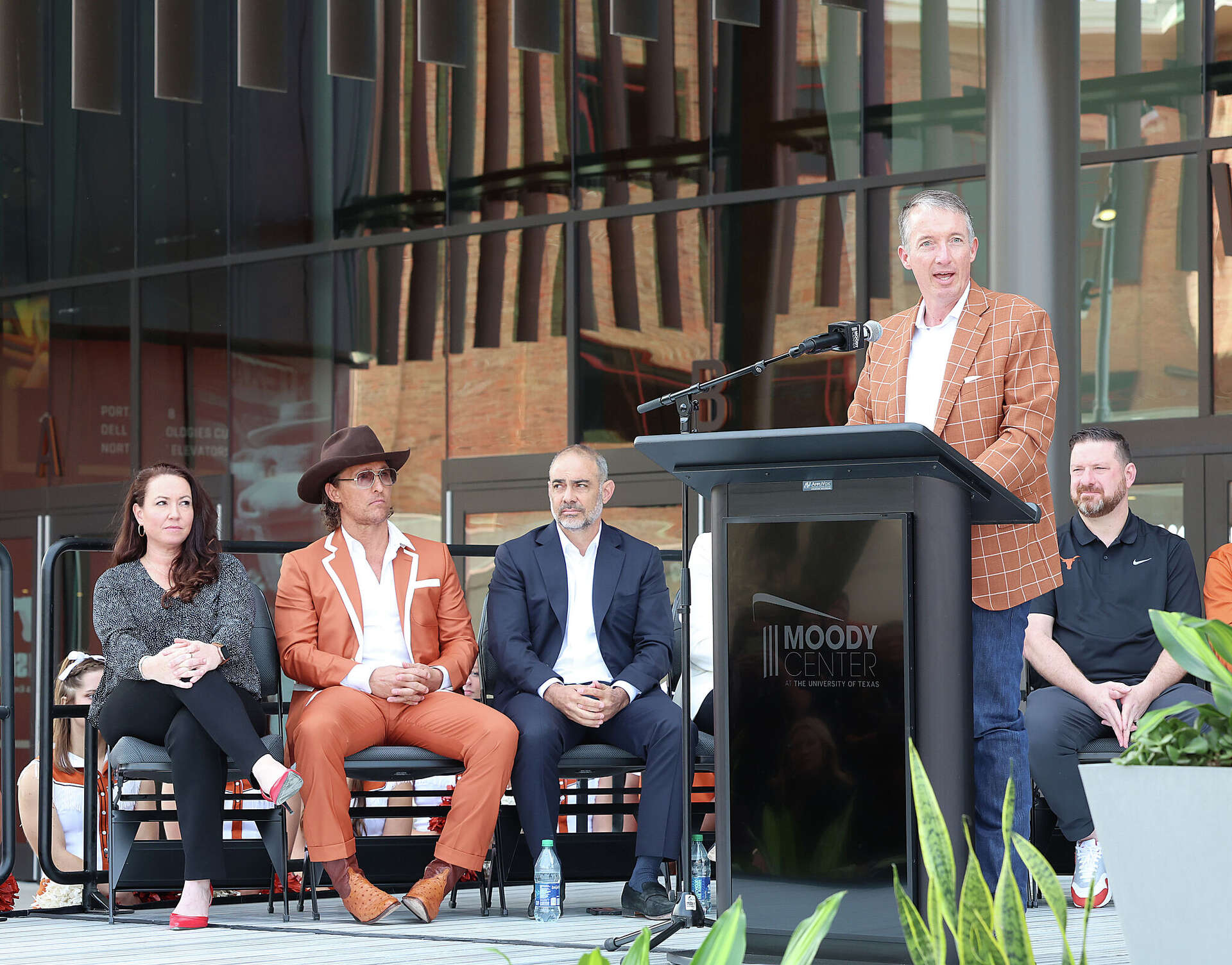 UT President Jay Hartzell stepping down to lead SMU