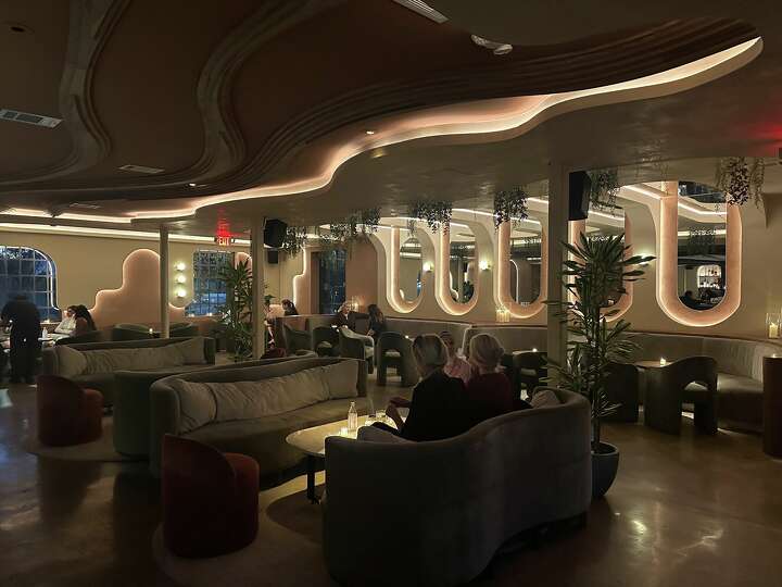 Cocktail bar Melrose opens in Houston with ritzy drinks and design