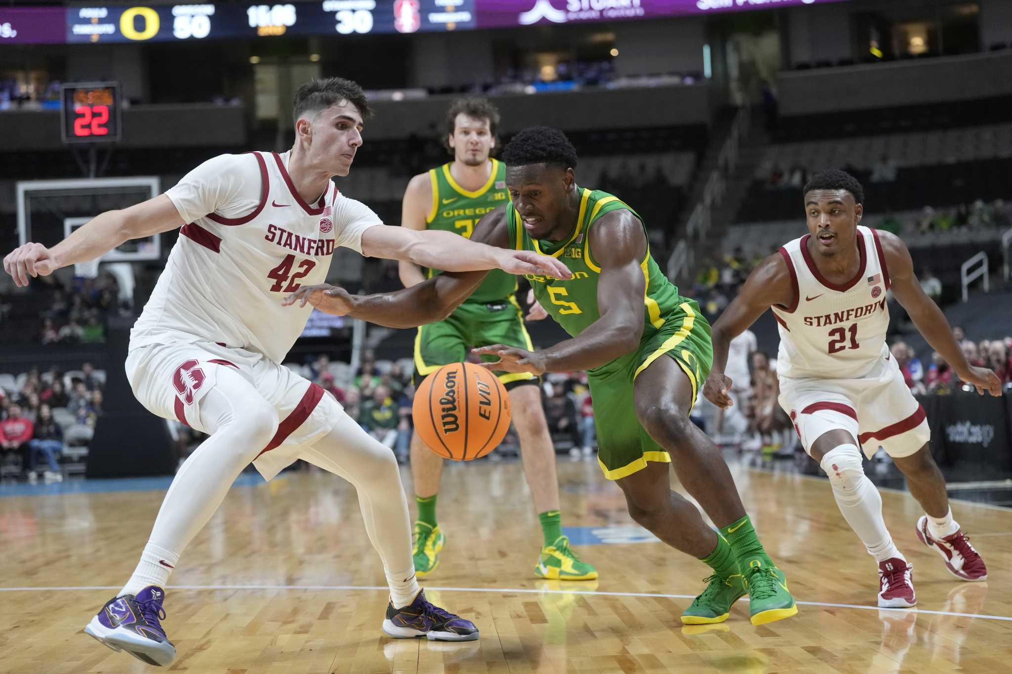 Cal, Stanford adjust to ACC trips: Flight issues, card games, red eyes