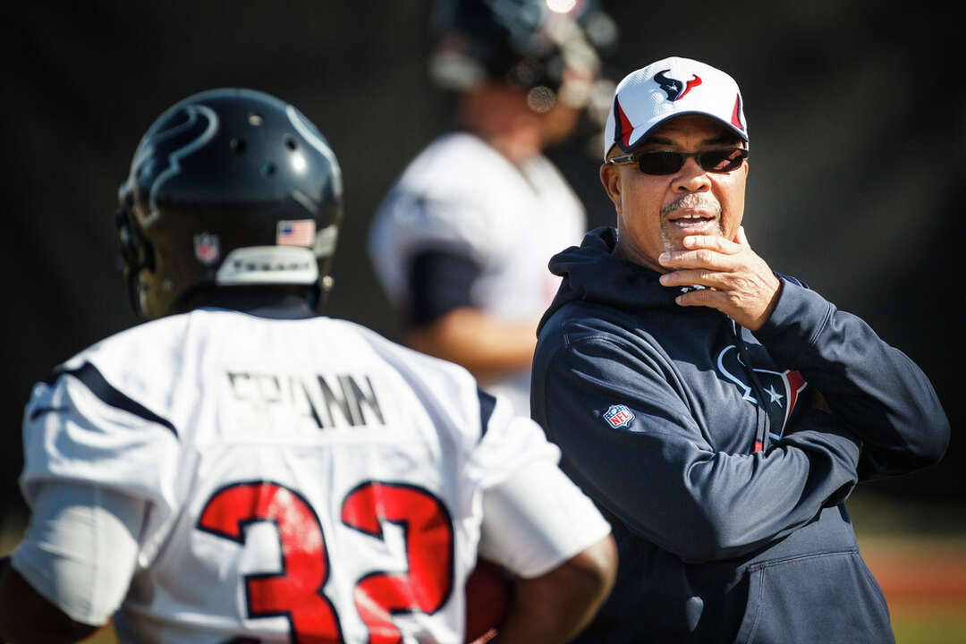 Longtime NFL running backs coach Chick Harris dies