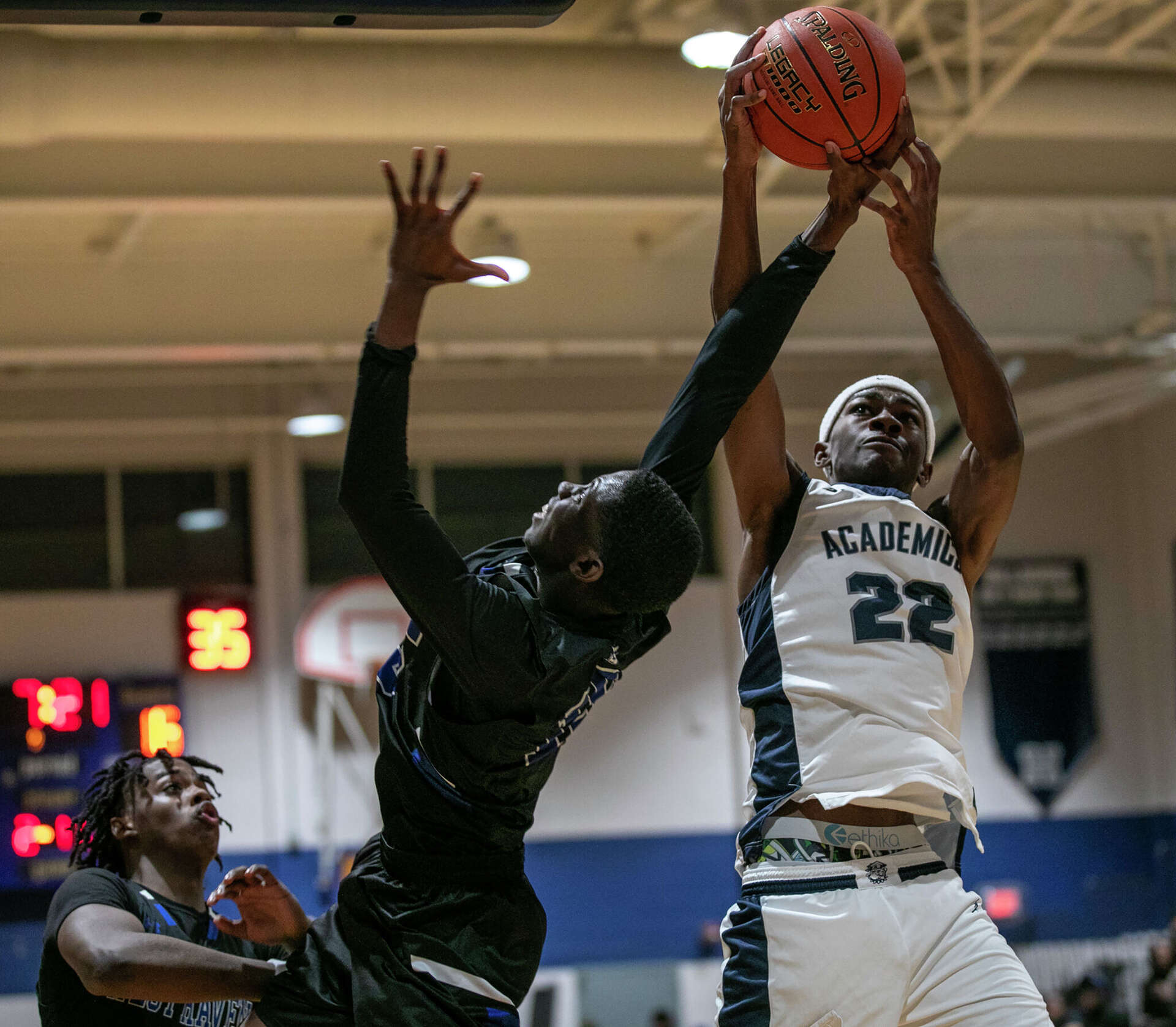 Hillhouse boys basketball pins first loss on eighth-ranked West Haven