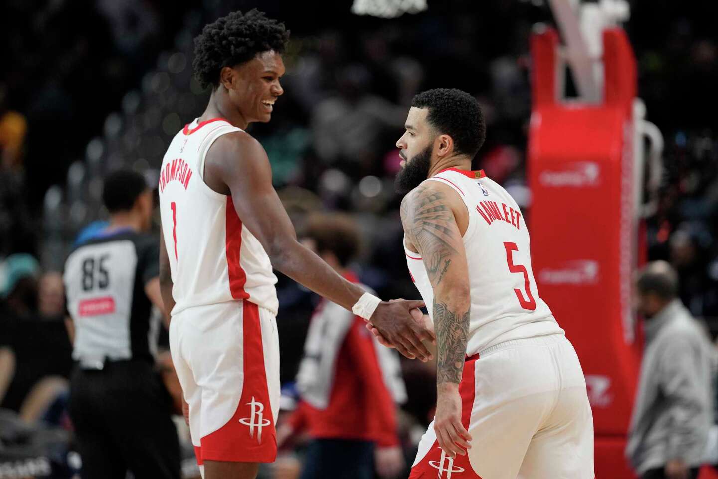Houston Rockets overcome slow start before rolling past Wizards