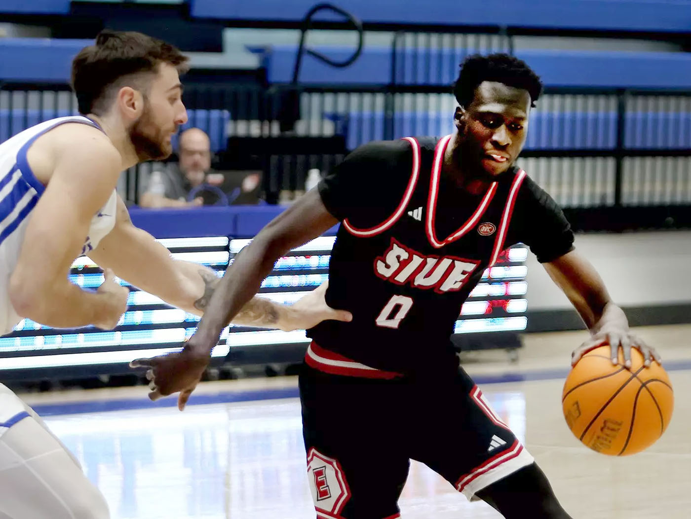 SIUE men's basketball tops EIU for third straight win