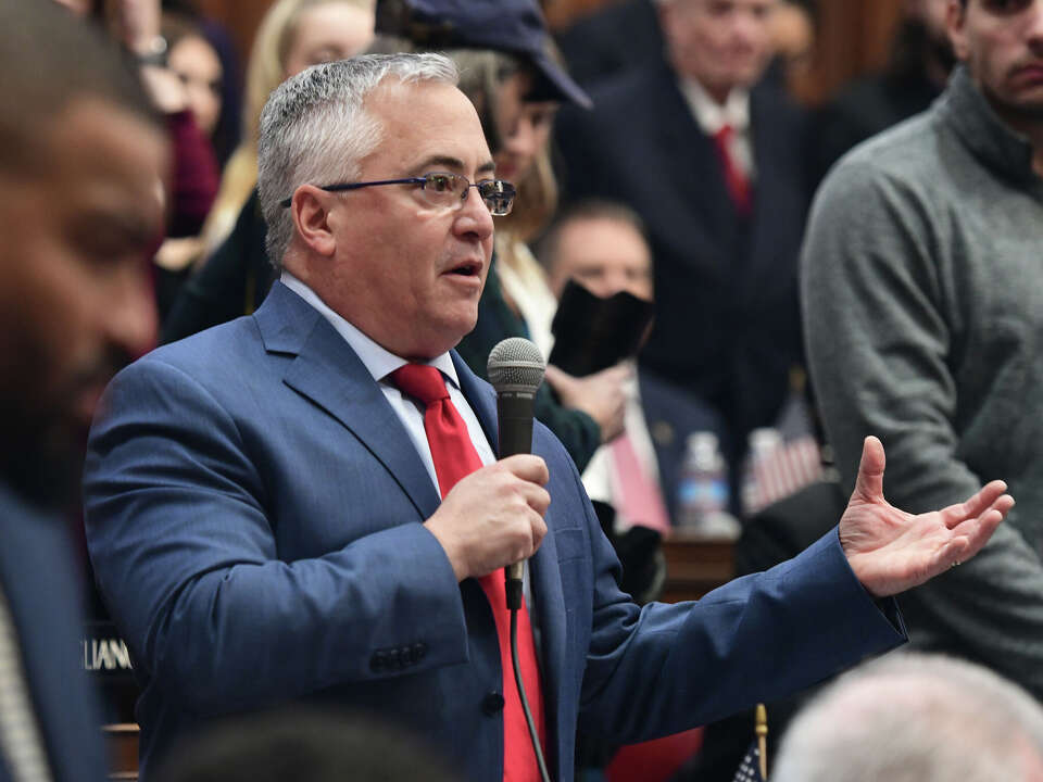 Connecticut Democrats caught off guard by Lamont's hiring reduction