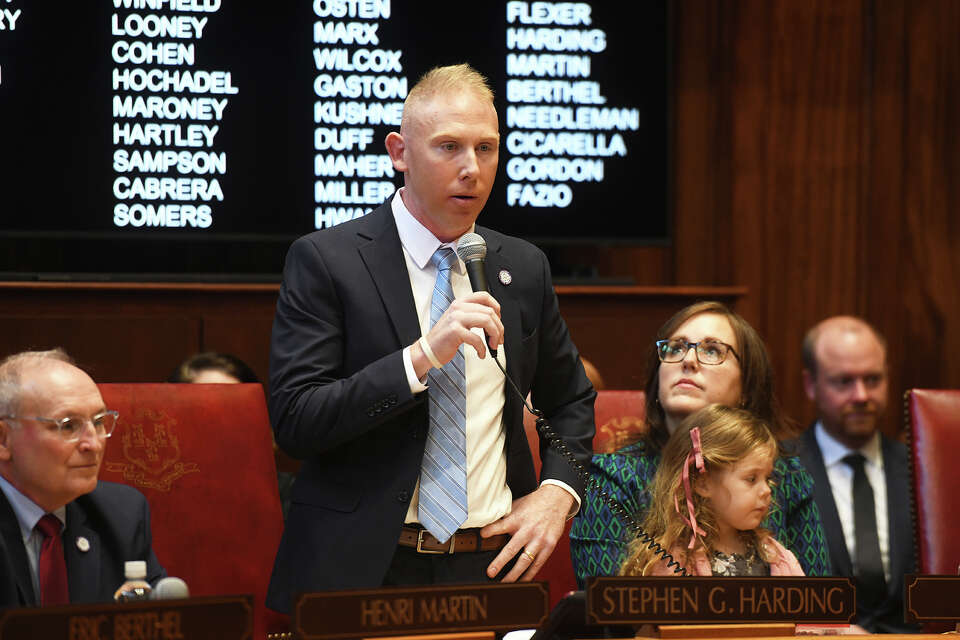 Public benefits charge on CT electric bills must stay, official says