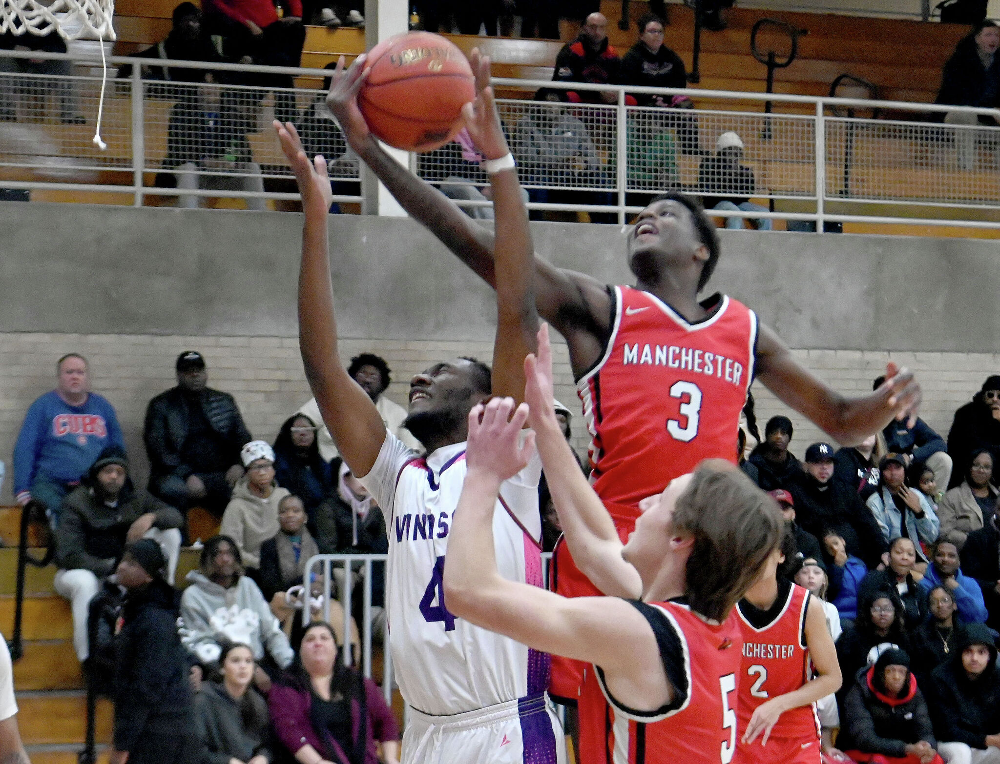 Fourth-ranked Manchester boys basketball rallies past No. 7 Windsor