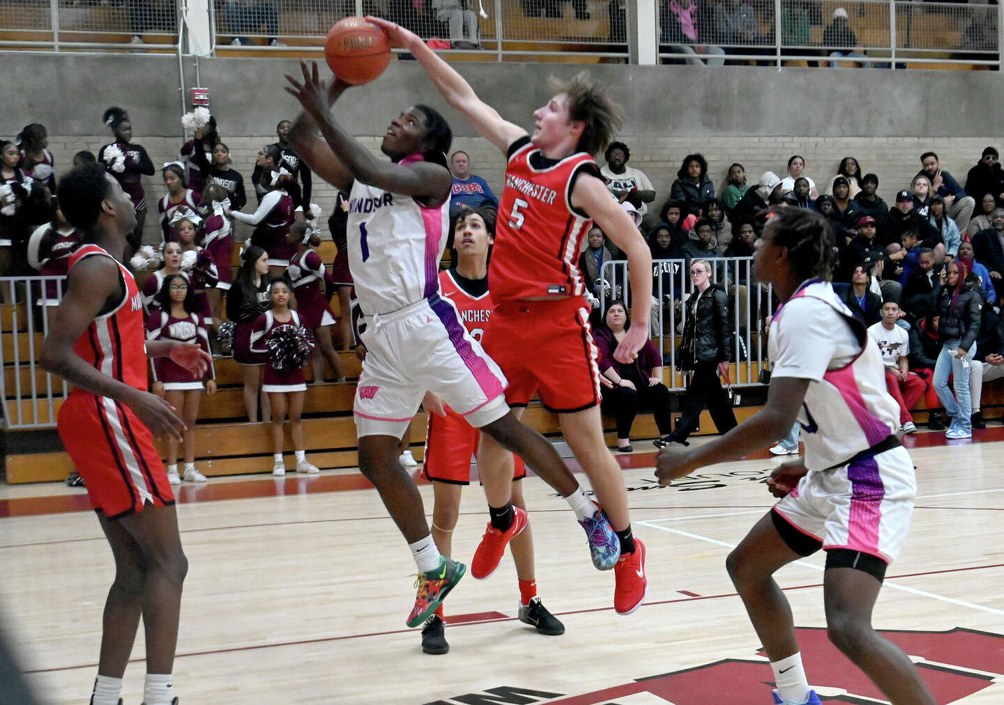 Fourth-ranked Manchester boys basketball rallies past No. 7 Windsor