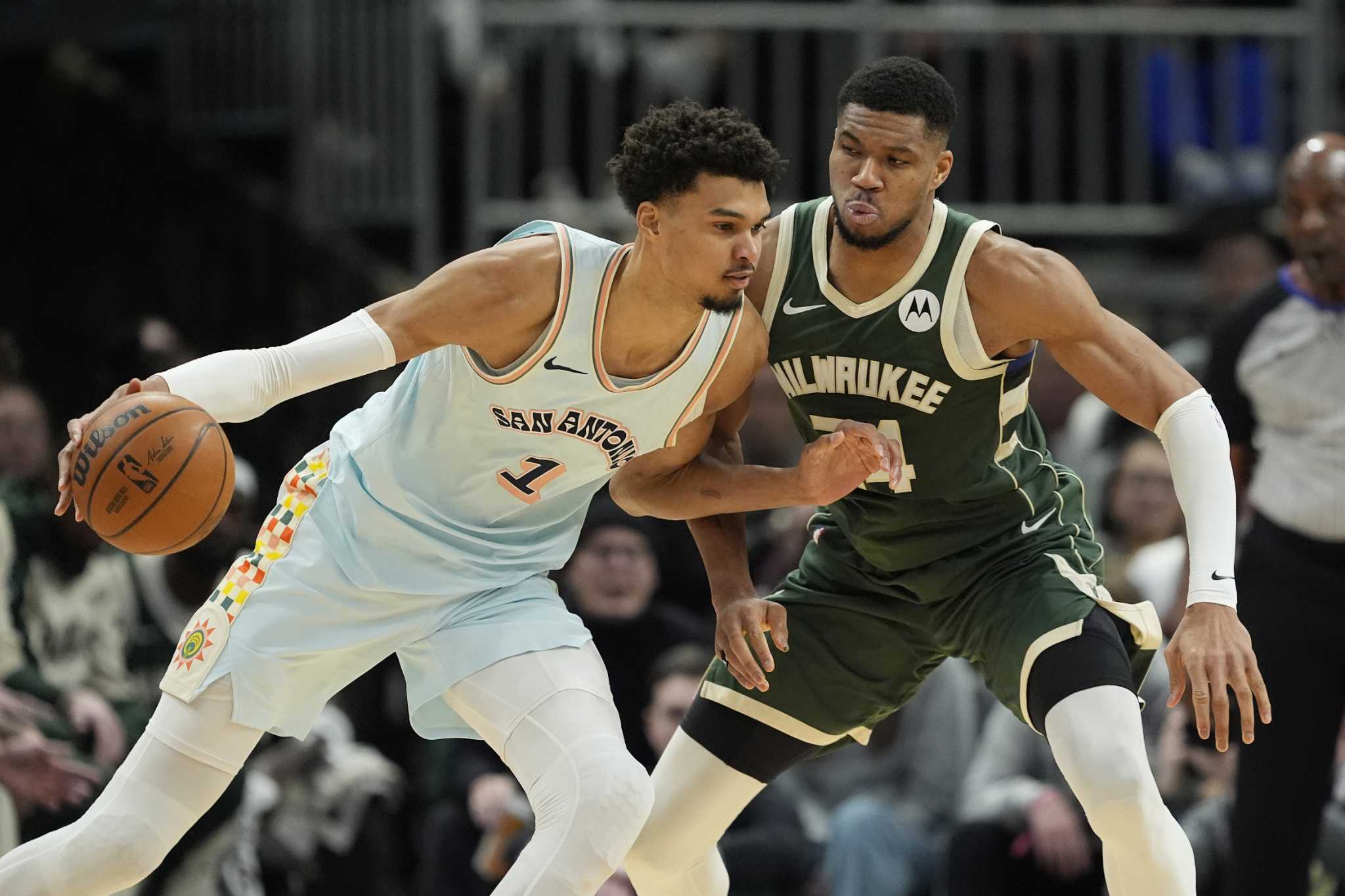 Spurs vs. Bucks: How to watch the game, notable stats, player news