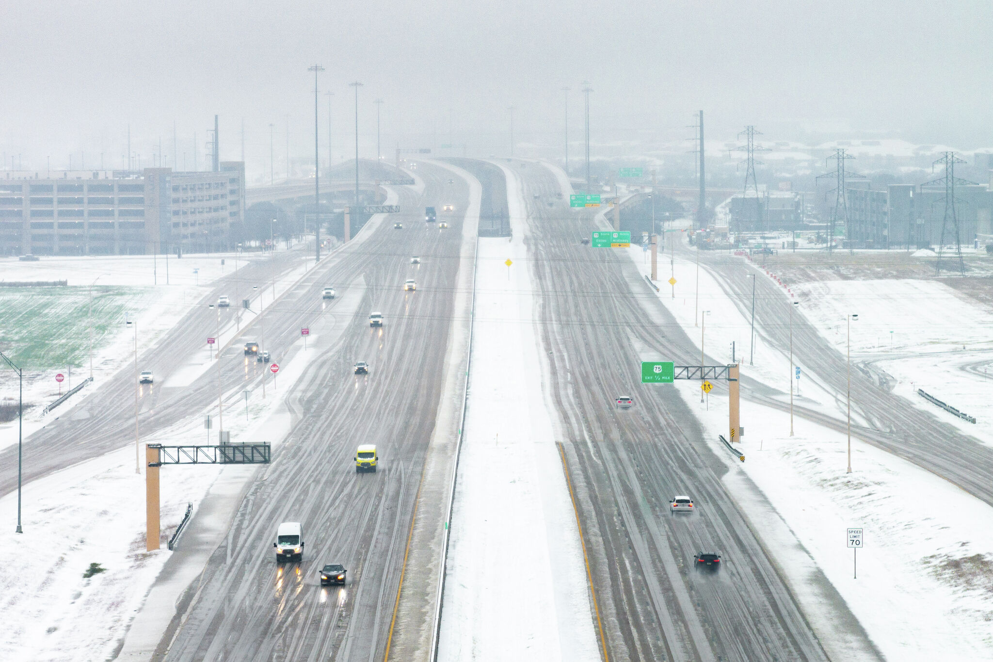 Texans brave treacherous conditions as winter storm worsens