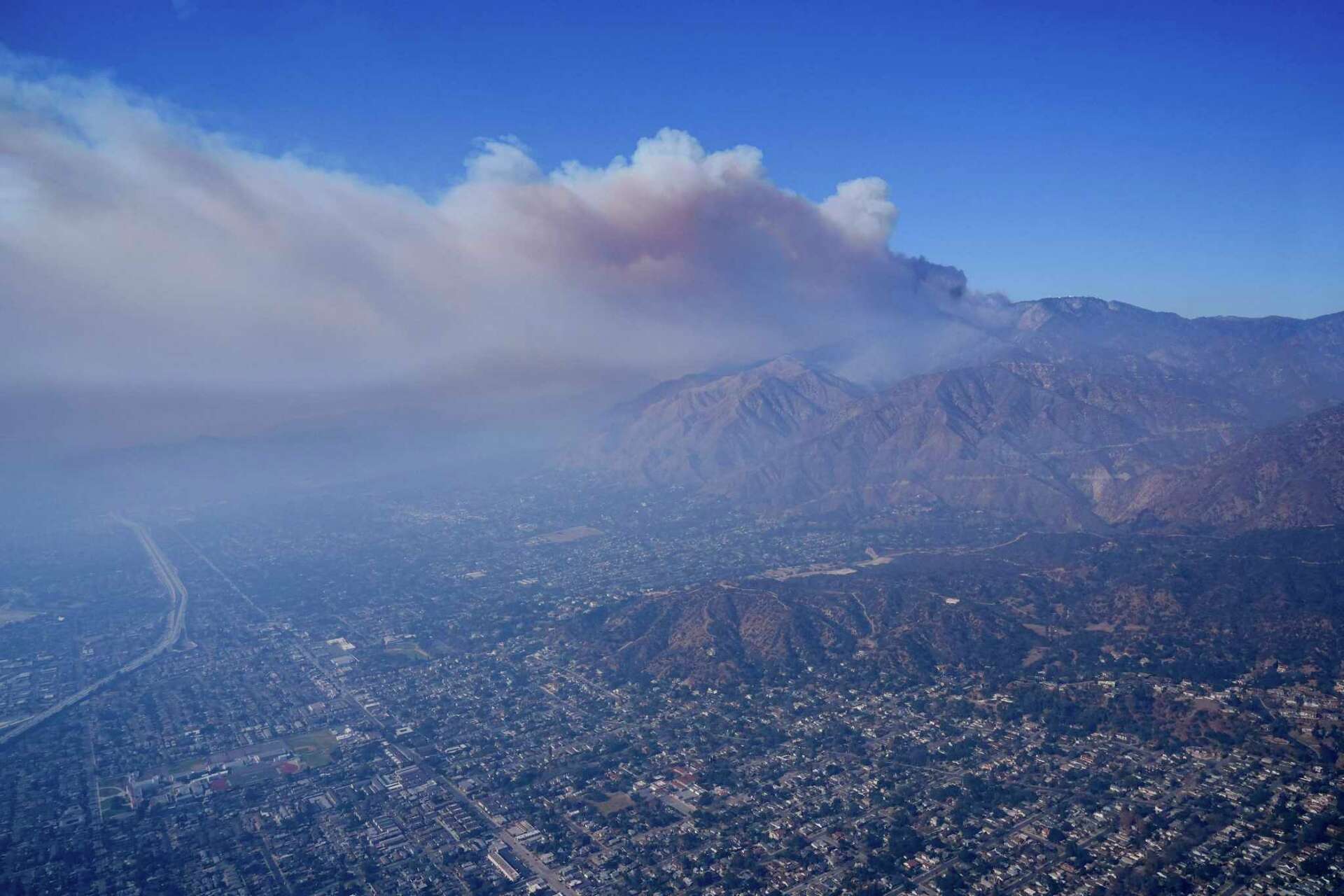 Emergency alert sent in error causes confusion across Los Angeles