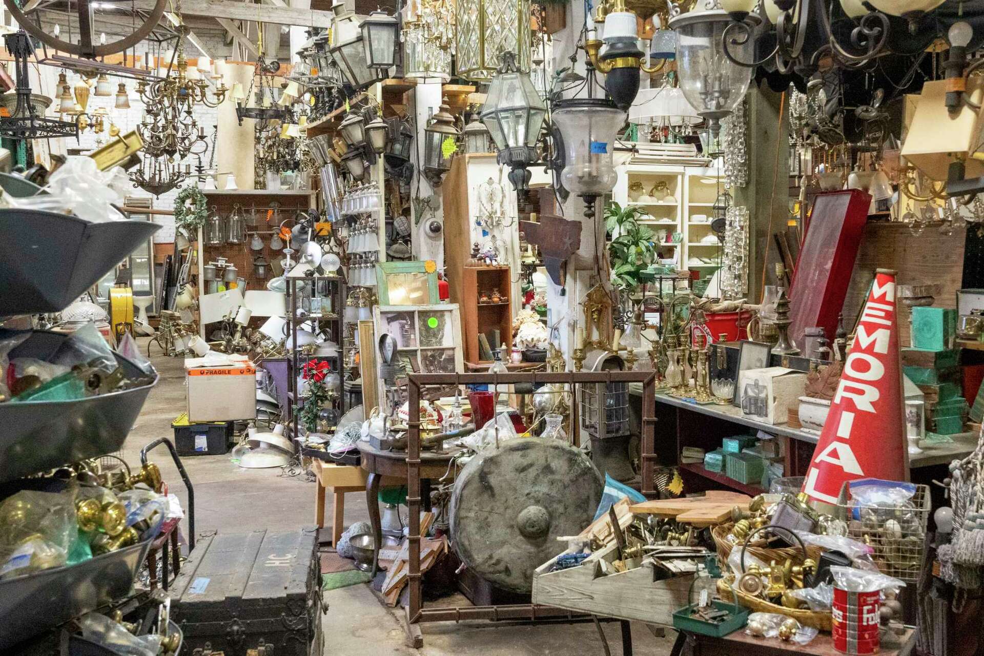 Salvage Warehouse closing will erase stacks of Houston history