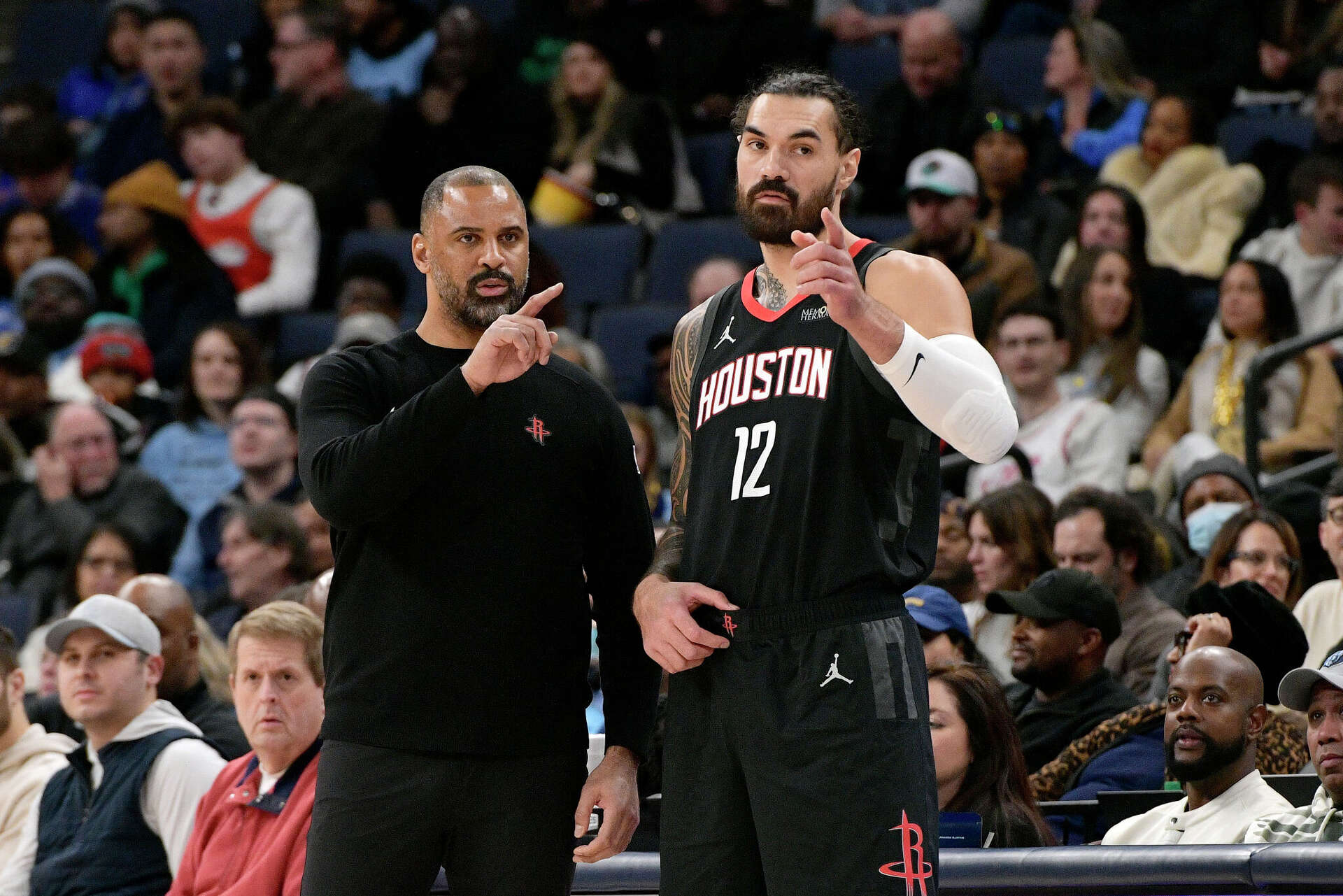 Houston Rockets top Memphis Grizzlies, retain 2nd place in West
