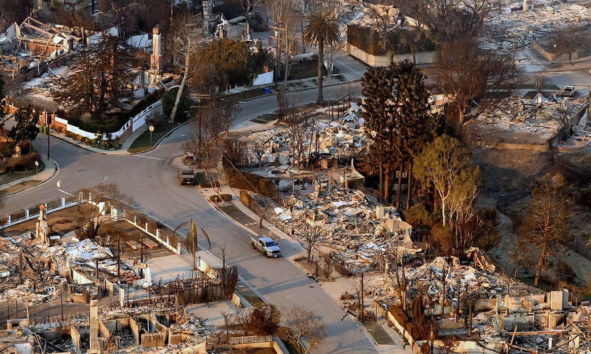 California Wildfires: Neighborhoods Razed, 10 Dead, and 10,000-Plus ...