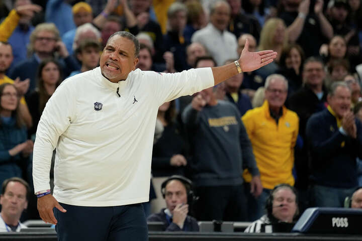 UConn's Dan Hurley reacts to Ed Cooley's complaint about award snub