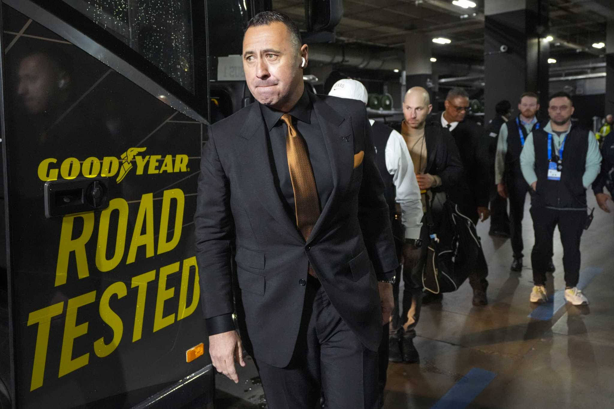 UT football: Coach Steve Sarkisian gets contract extension