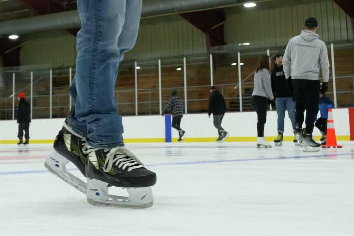 Knickerbacker Ice Rink reopens with new sheet of ice in Troy