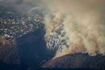 L.A. wildfires: Brentwood, Encino evacuated as Palisades Fire shifts