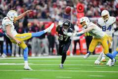 Houston Texans roar back to blow out Los Angeles Chargers in playoffs