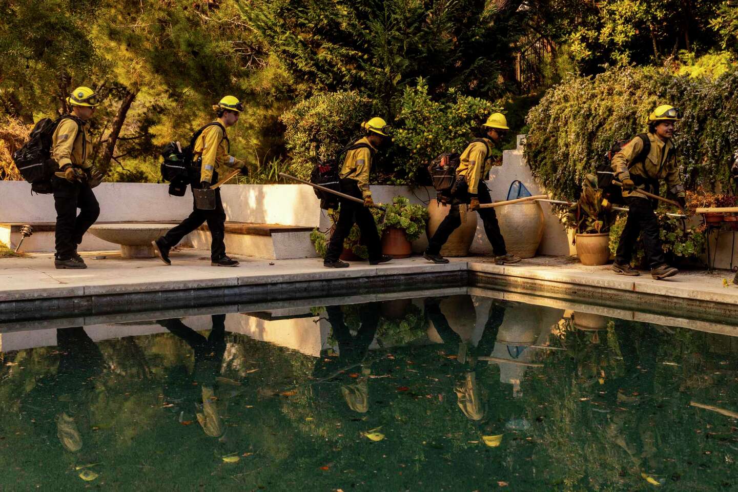 L.A. wildfires: Brentwood, Encino evacuated as Palisades Fire shifts