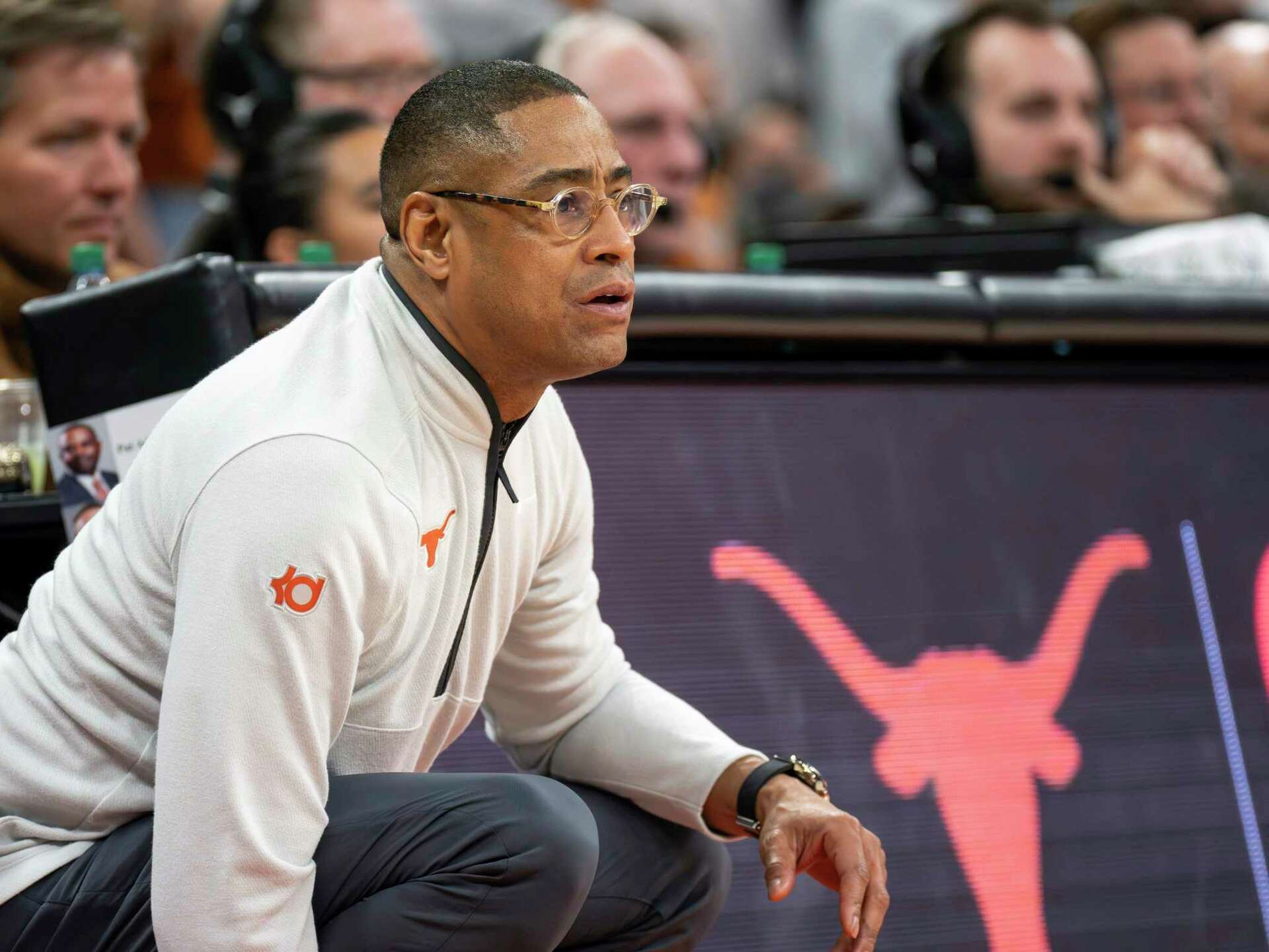 UT Longhorns: How money may impact Rodney Terry's future