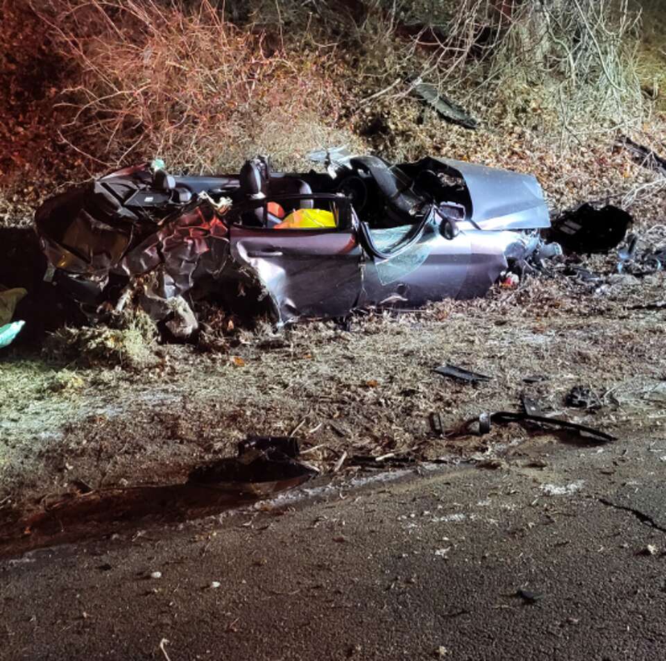 At least 5 people killed in Connecticut weekend crashes, officials say