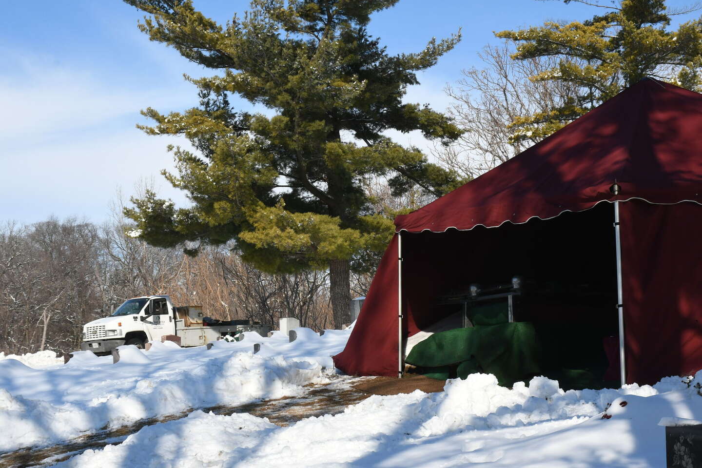Alton residents tackle heavy snowfall; some dream of warmer climates