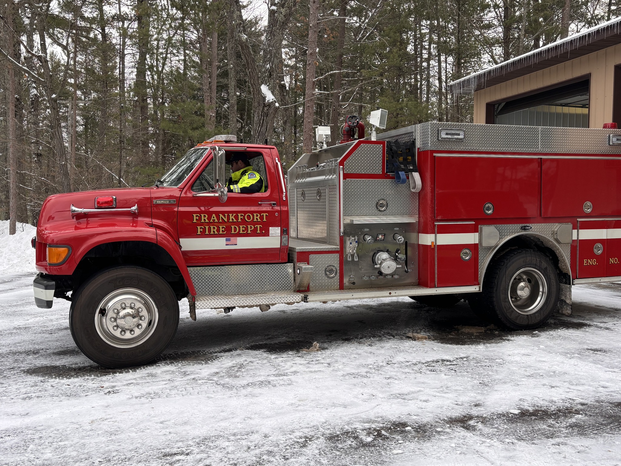 Frankfort Fire Department introduces new Lake Township fire engine