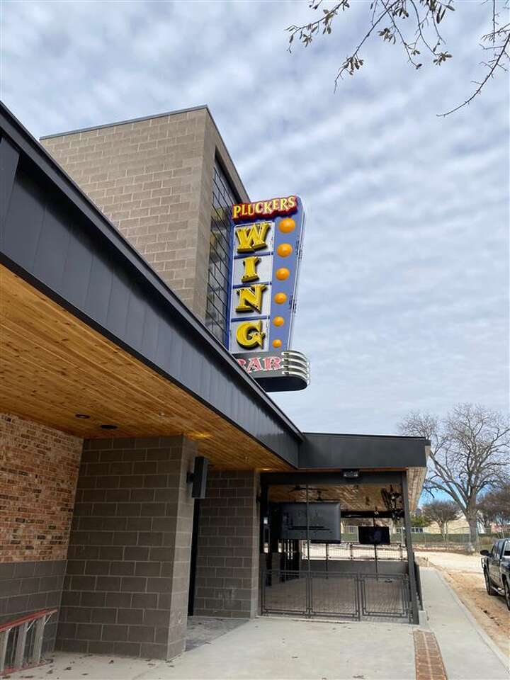 Pluckers moves into Austin's Southpark Meadows community