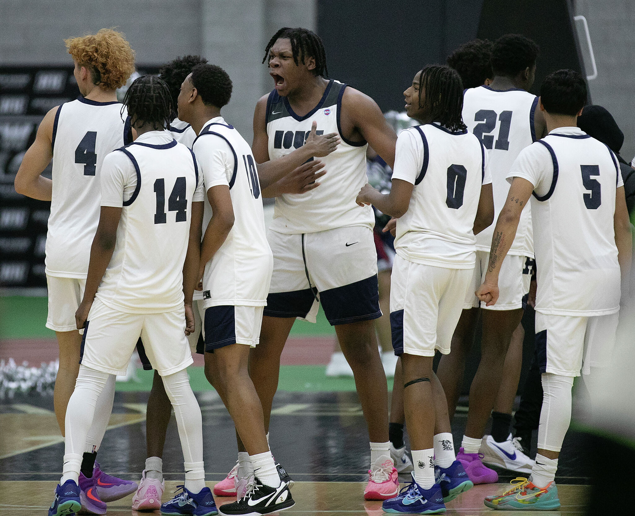 No. 1 Connecticut boys basketball team Notre Dame-West Haven falls