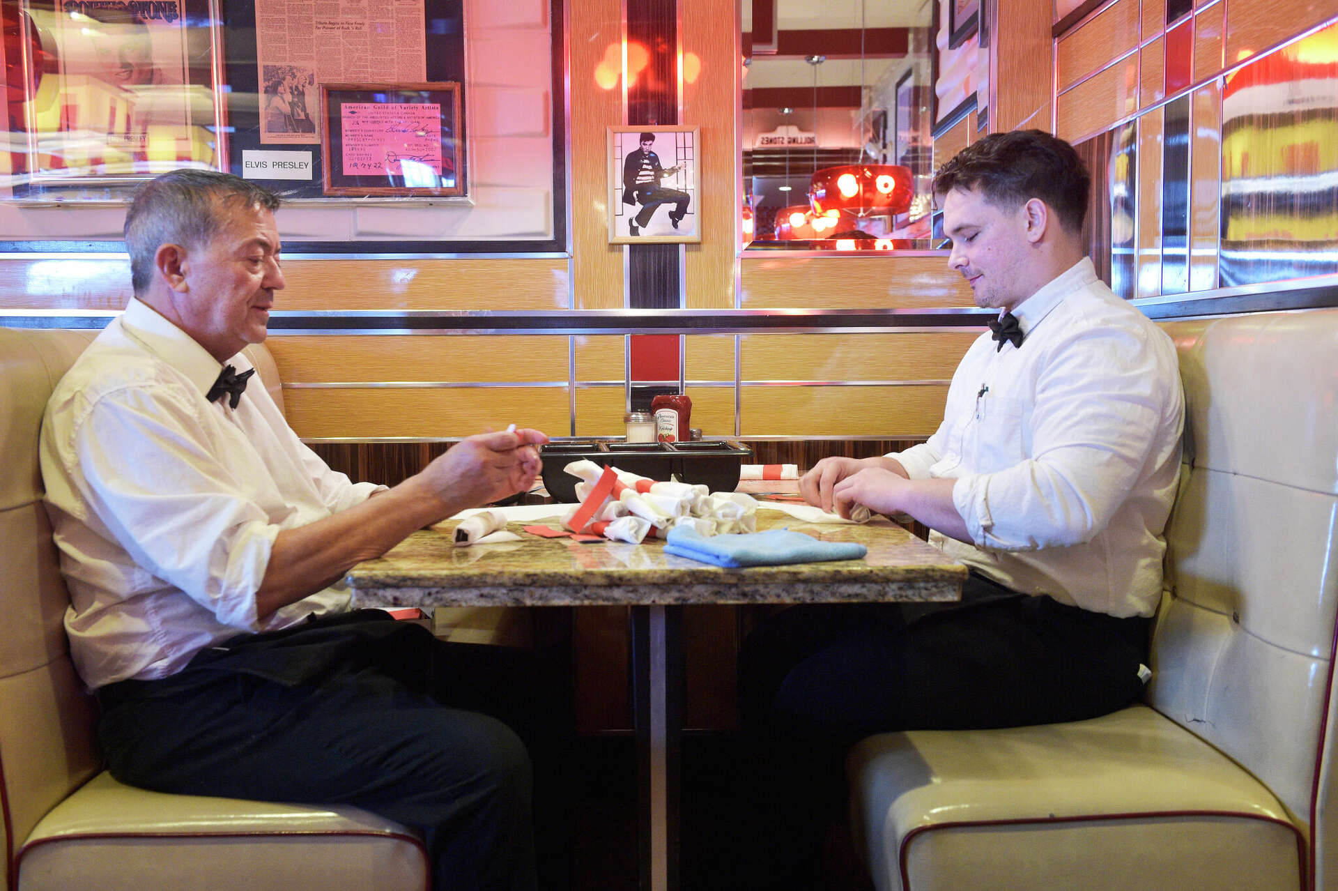 New Milford's DinerLuxe reopens for business along Route 7