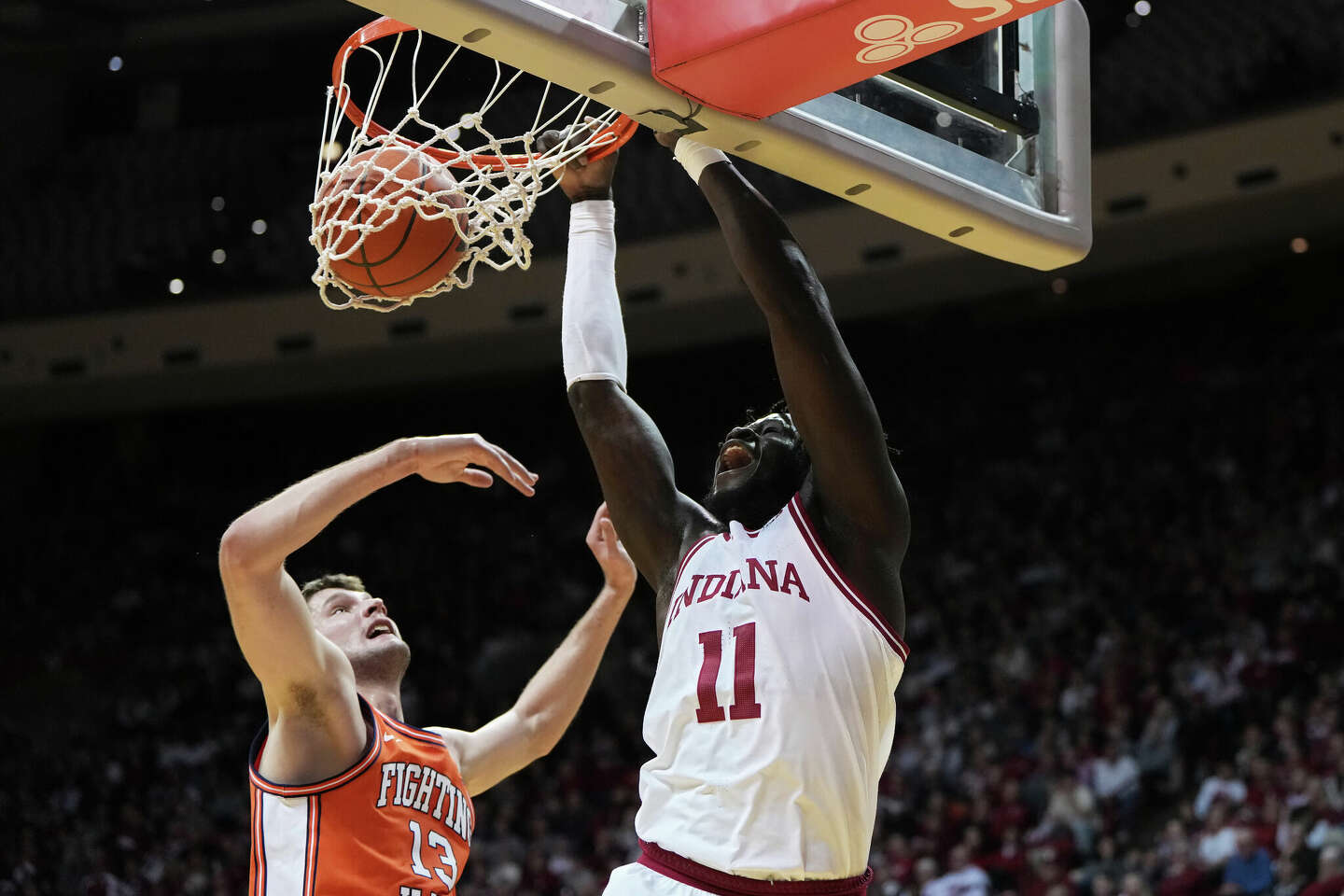 Illinois vs. Indiana game ends in fracas, IU's Oumar Ballo ejected