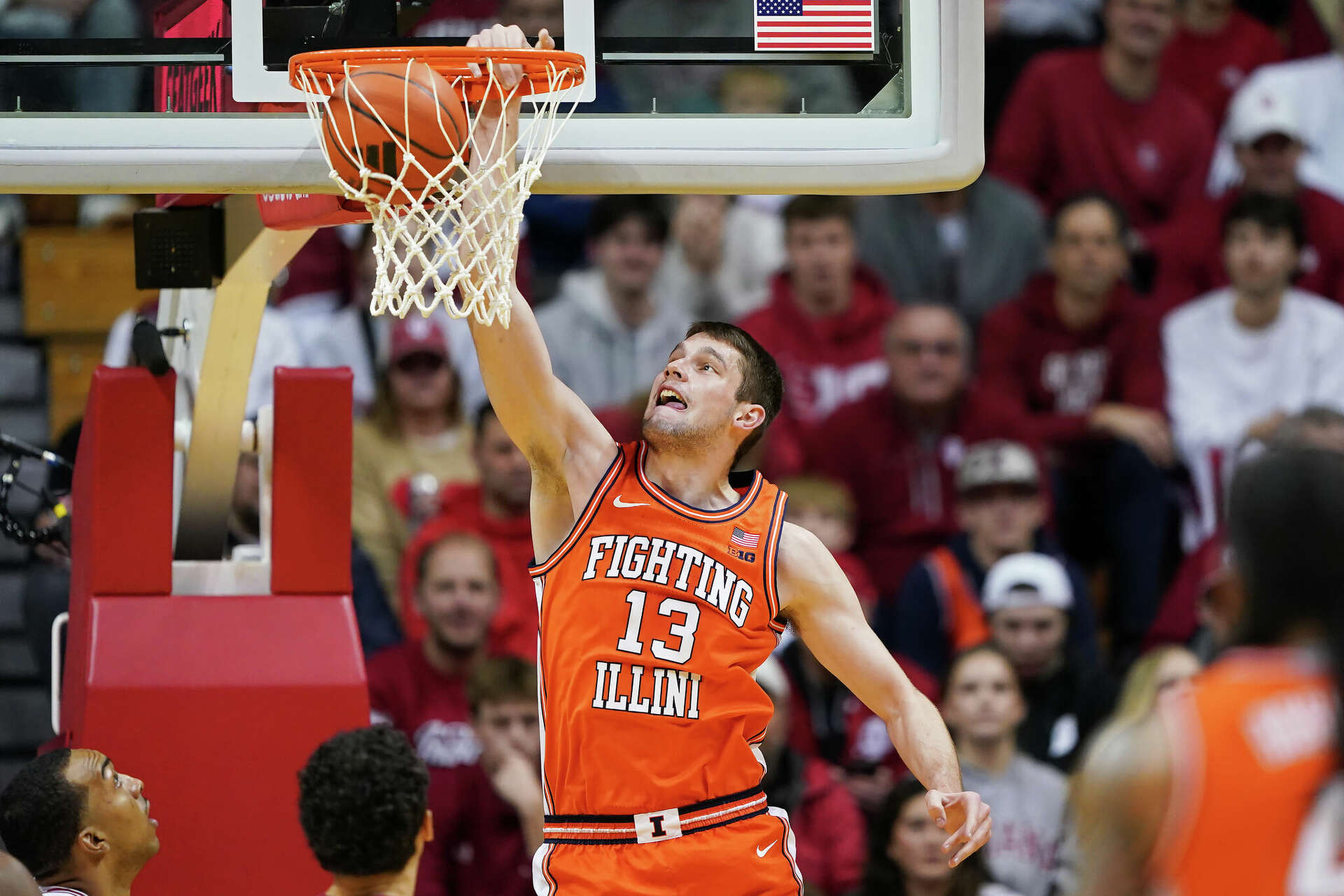 Illinois vs. Indiana game ends in fracas, IU's Oumar Ballo ejected