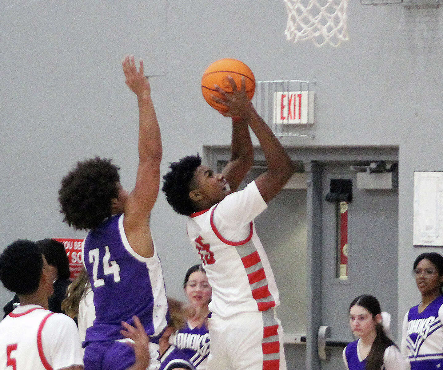 Alton basketball falls to Collinsville in OT after leading by 12