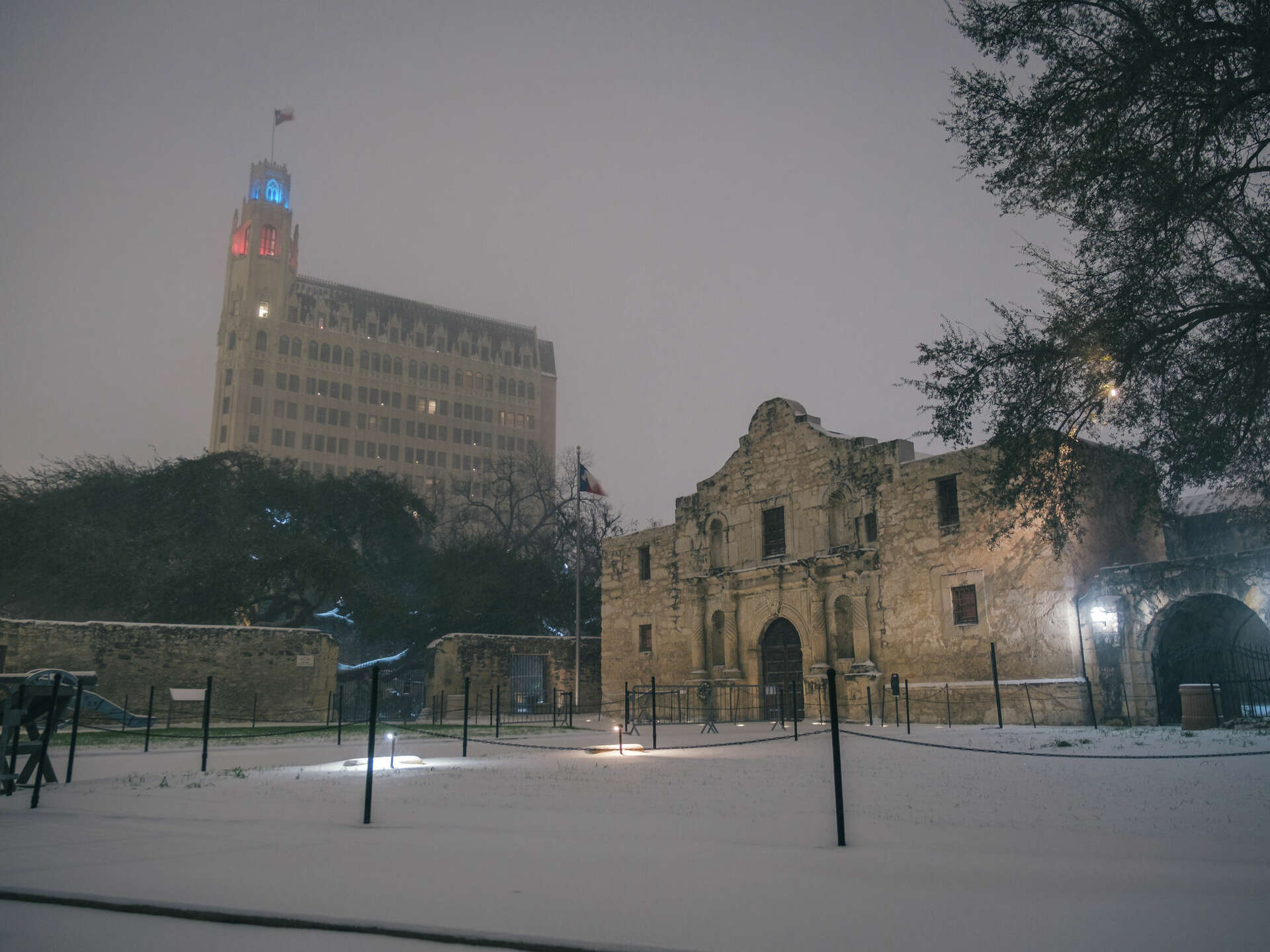 Strong arctic cold front brings rare snow chance to San Antonio