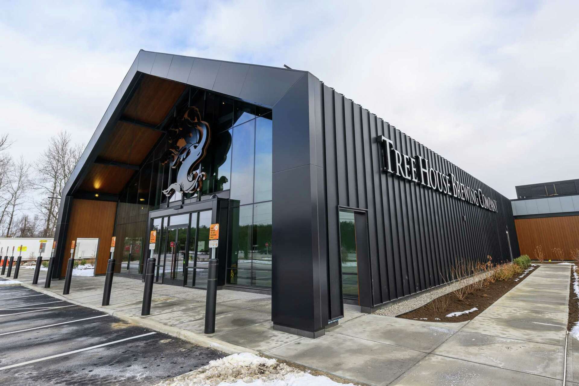 Tree House Brewing hiring staff, selling beer in Saratoga Springs