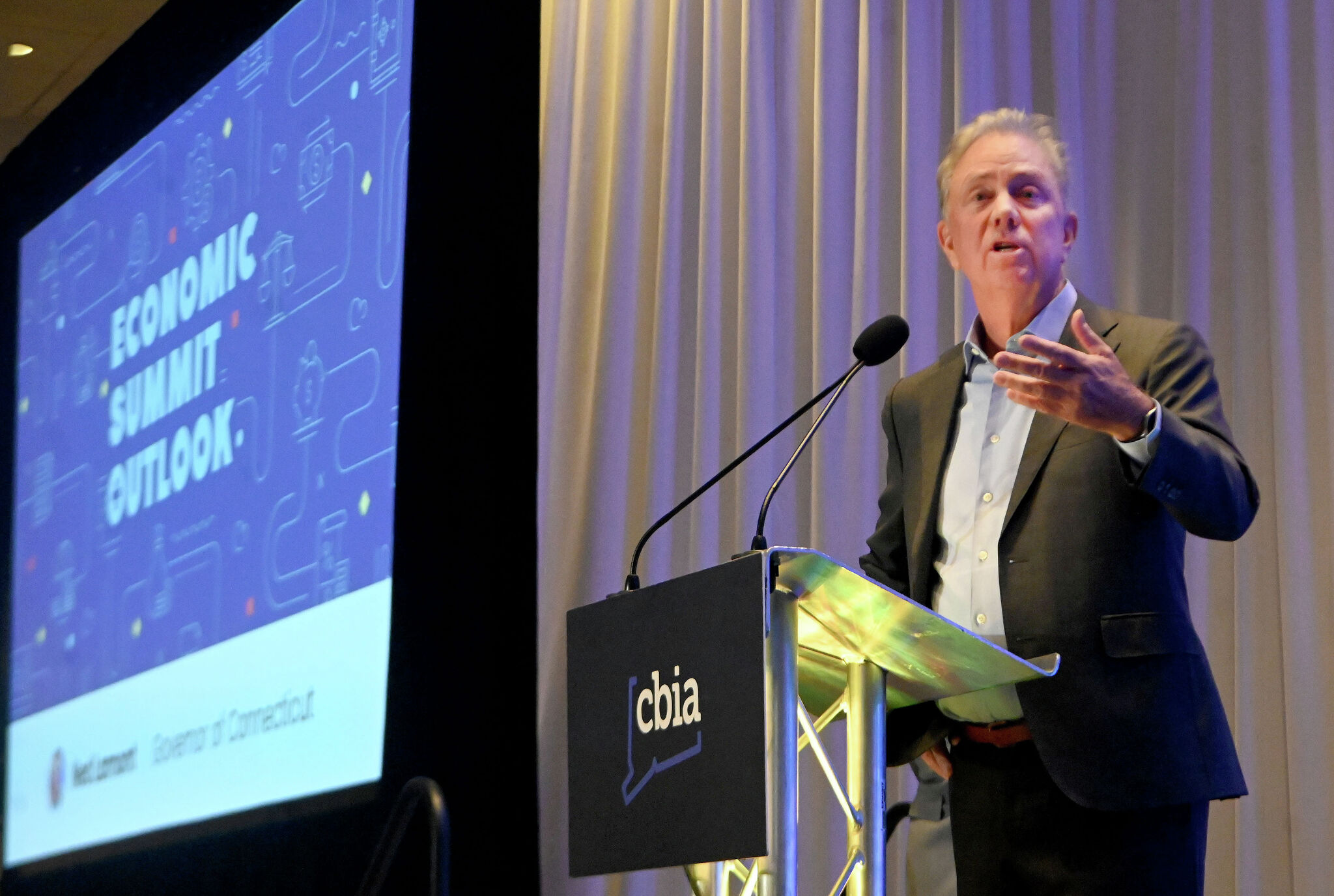 Lamont, business leaders grapple with CT's high costs at CBIA summit