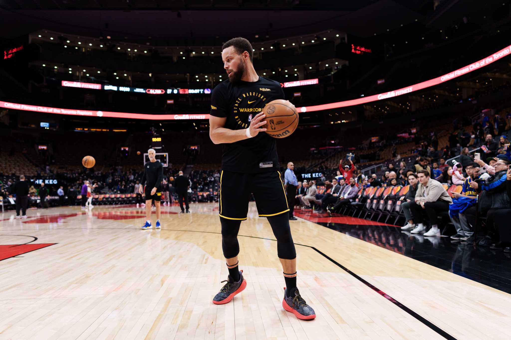 Why Steph Curry is keeping calm, carrying on as Warriors melt down