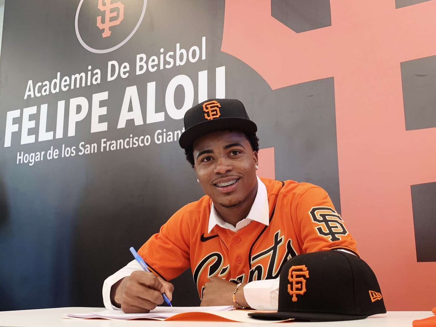Touted shortstop Josuar Gonzalez among Giants’ international signings